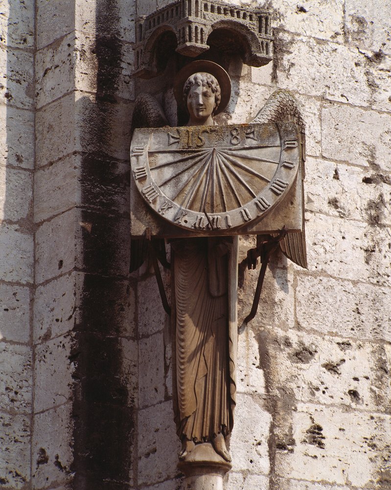 Gothic Art: Representation of the Angel on the Dial, Sculpture of the ...
