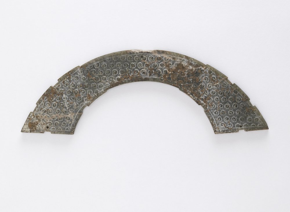 Thin Plaque Cut in Arc of Circle, of the Type Huang