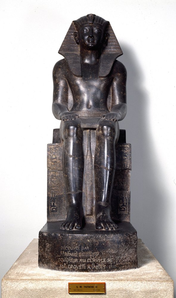 Egyptian antiquity: sculpture of basanite representing Thutmosis III ...