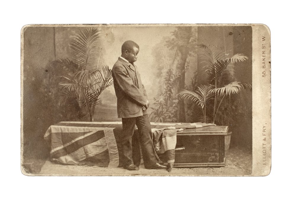 Jacob Wainwright with Livingstone's coffin, London, 1874
