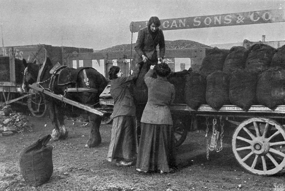 Women as Coal Workers, War Office Photographs, 1916