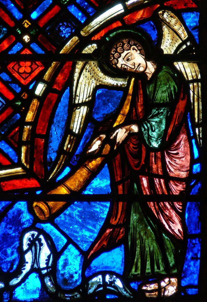 Window depicting angels at the Last Judgement