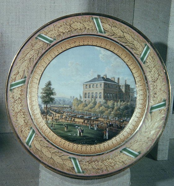 Meissen plate, decorated with a scene of Apsley House with a parade of ...
