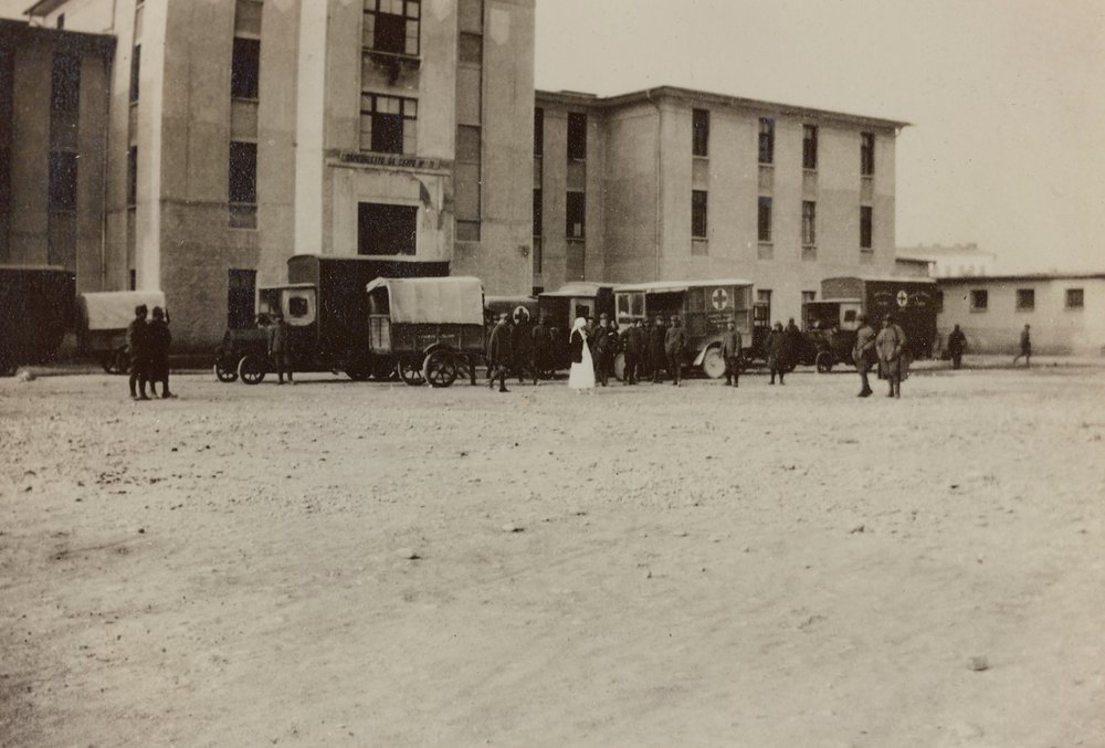 Album 'Pictures of War II': Italian soldiers and Red Cross ambulances ...