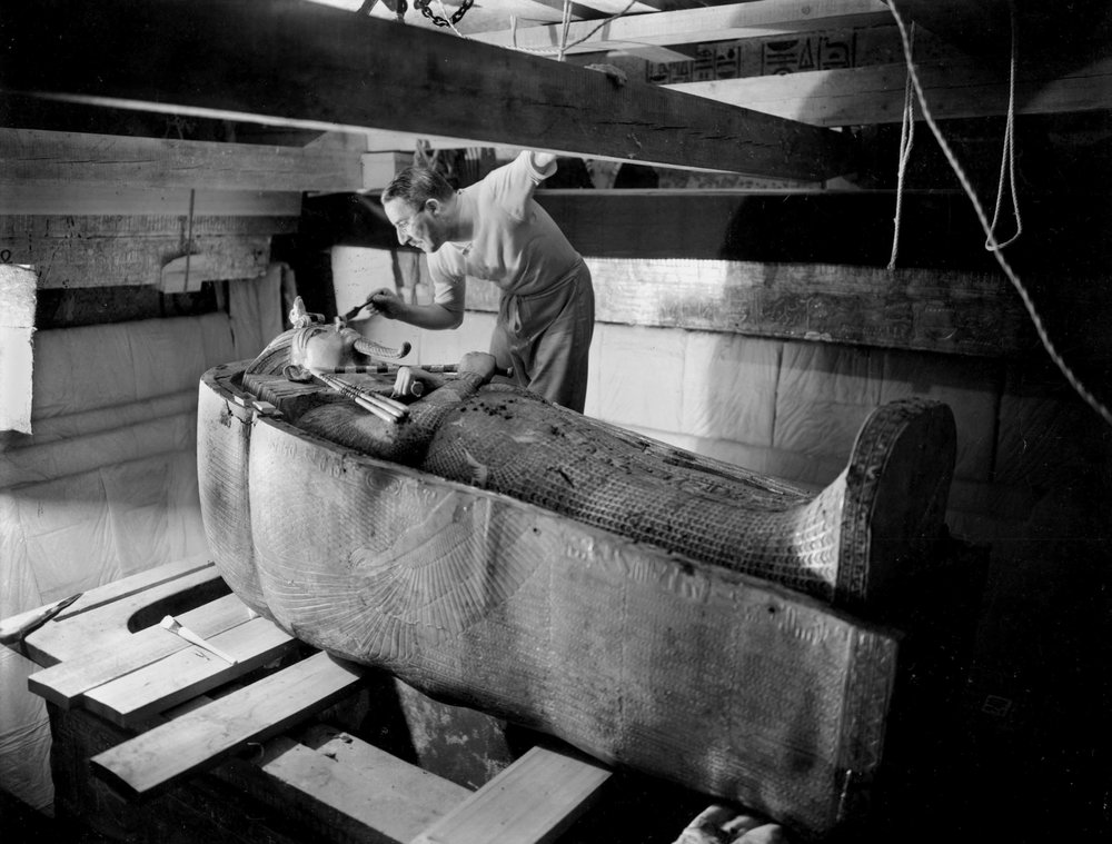 Discovery of the Tomb of Pharaoh Tutankhamun in the Valley of the Kings ...