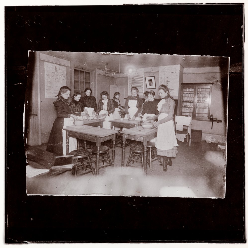 Cooking School Class in College Settlement. The 'Boss Temperance Sermon ...