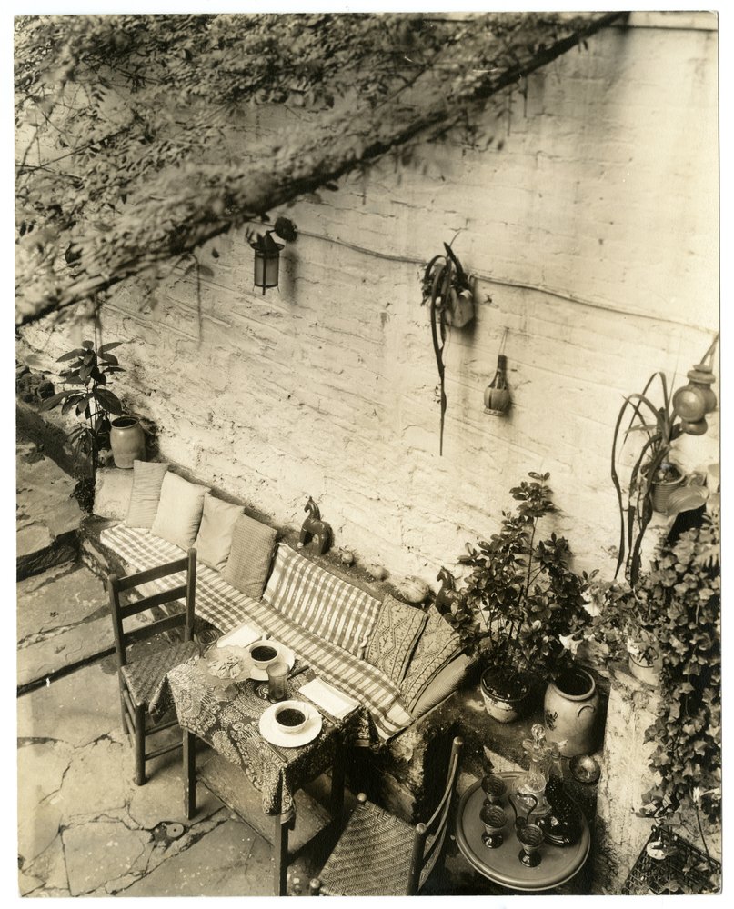 Home of Mr. & Mrs. George Stonehill, Greenwich Village, New York, USA ...