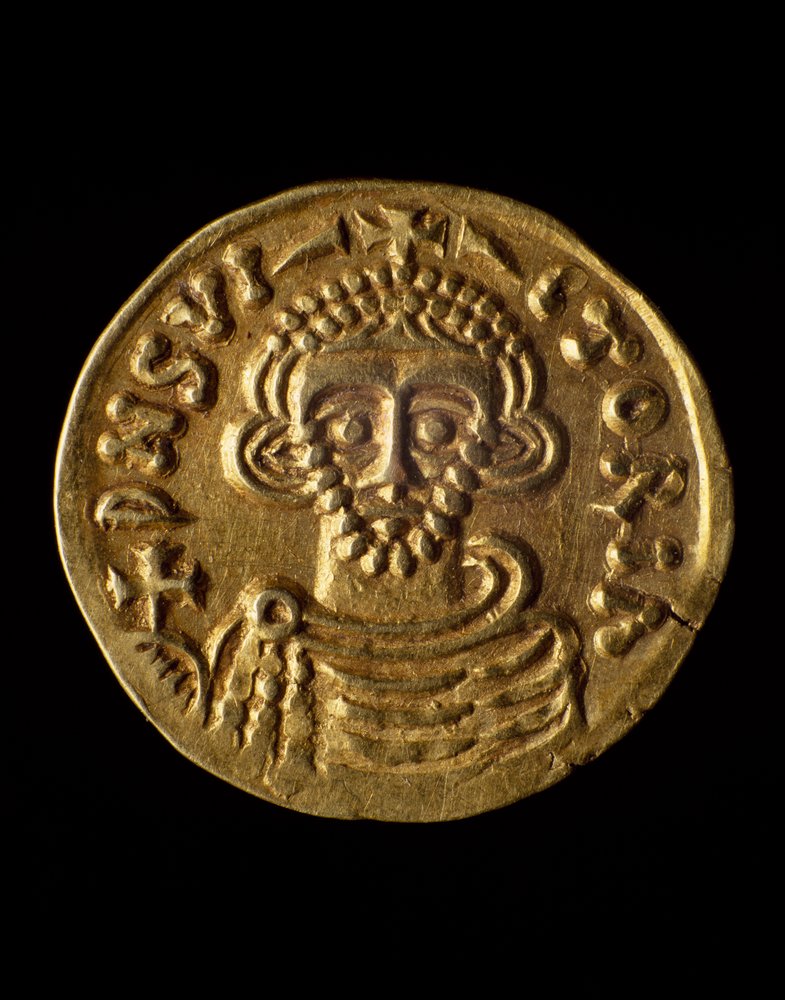 Gold coin of Prince Arechi, recto, Lombard coins, 8th century