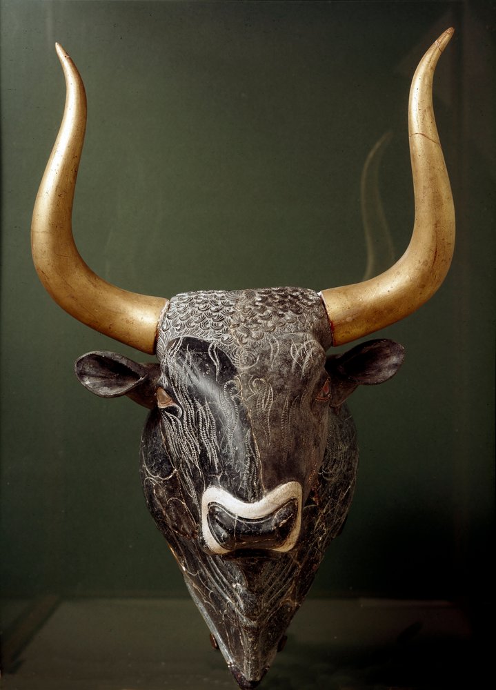 Minoan art: bull's head rhyton from the Little Palace of Knossos, Crete