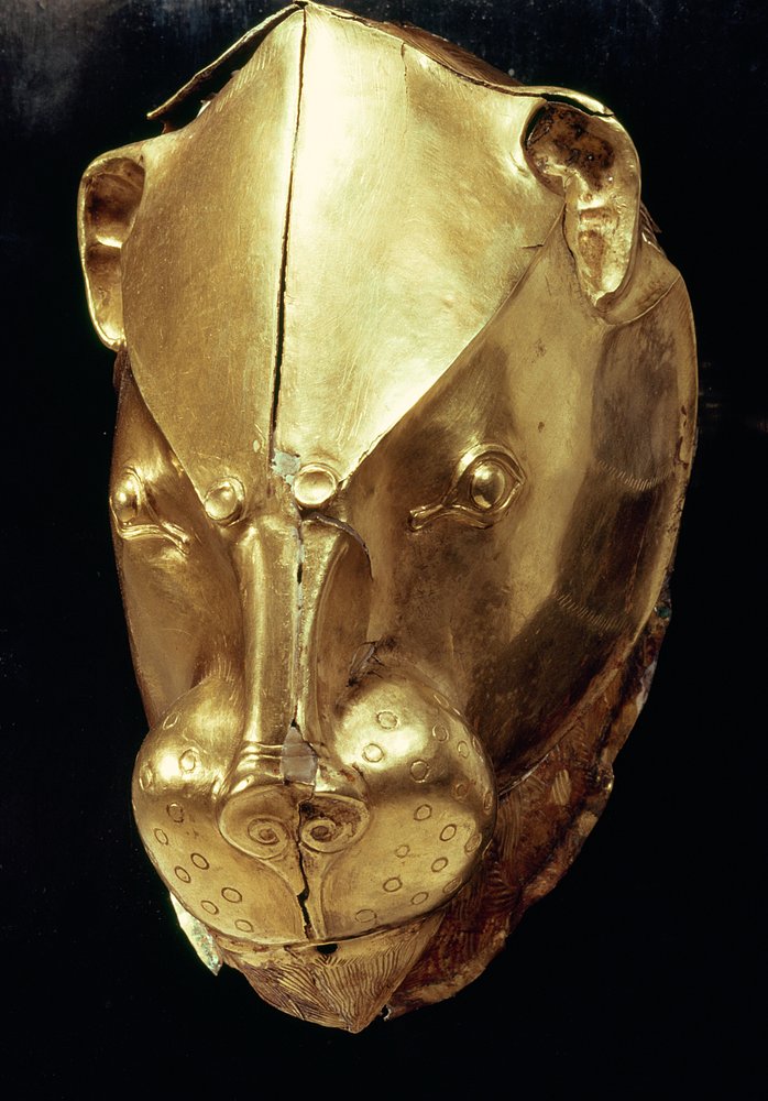 Lion's head rhyton, from Grave IV, Grave Circle A, Mycenae (gold)