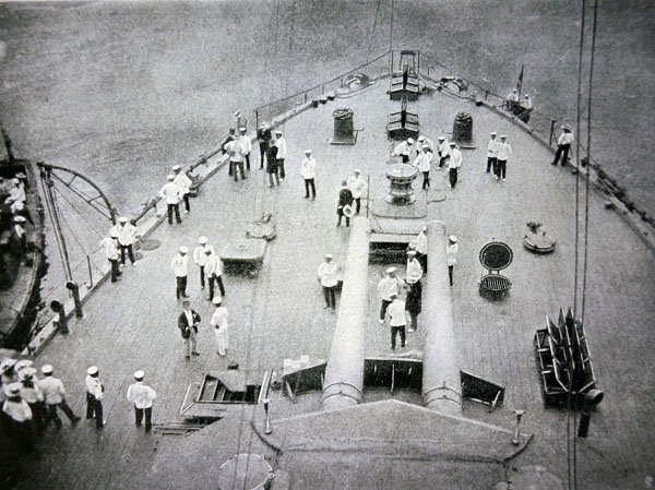 The fore-deck of the 'Mikasa', Japan's largest warship and flagship of ...