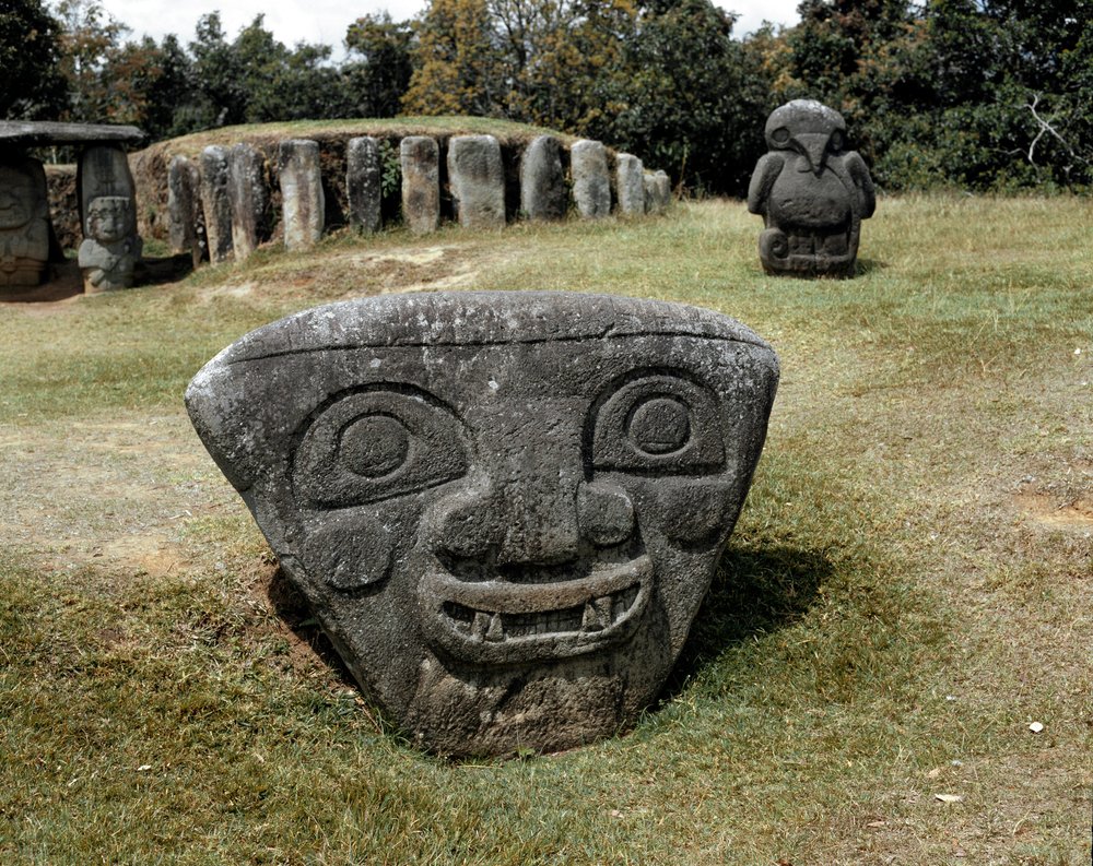 Megalithic Heads The Nag's Head Rock Outcrop : The Megalithic Portal