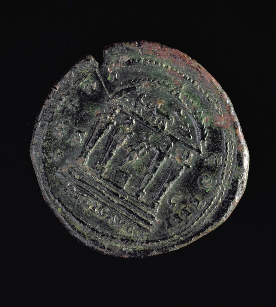 Sestertius (reverse) minted by Marcus Aurelius depicting temple with ...