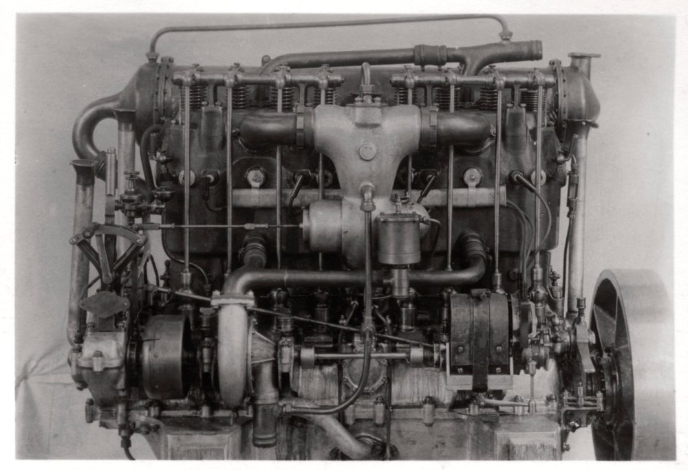 115 PS Daimler Airship Engine of Zeppelin LZ 6 by Unbekannt