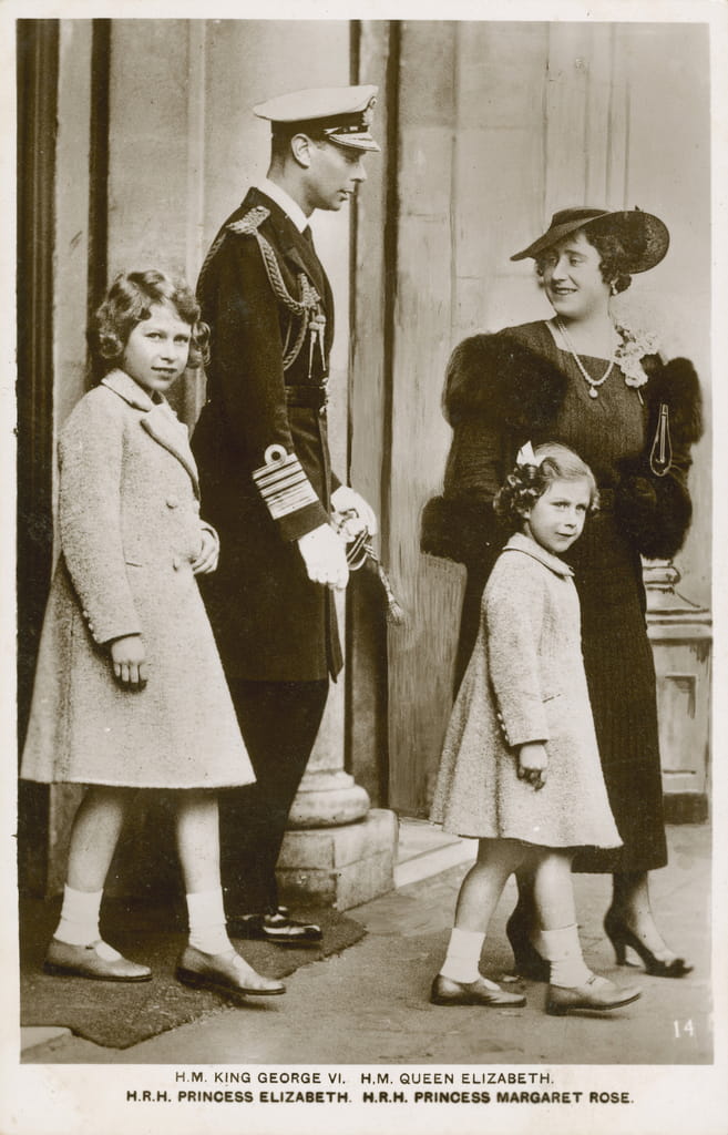 King George VI and Queen Elizabeth with their daughters, Princesses ...