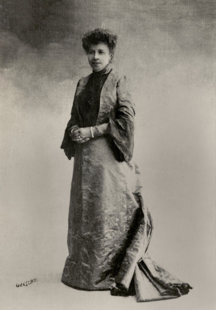 Portrait of French artist Brigitte Daynes Grassot