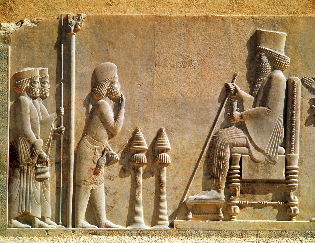 A Median officer paying homage to King Darius I from the Treasury, c ...