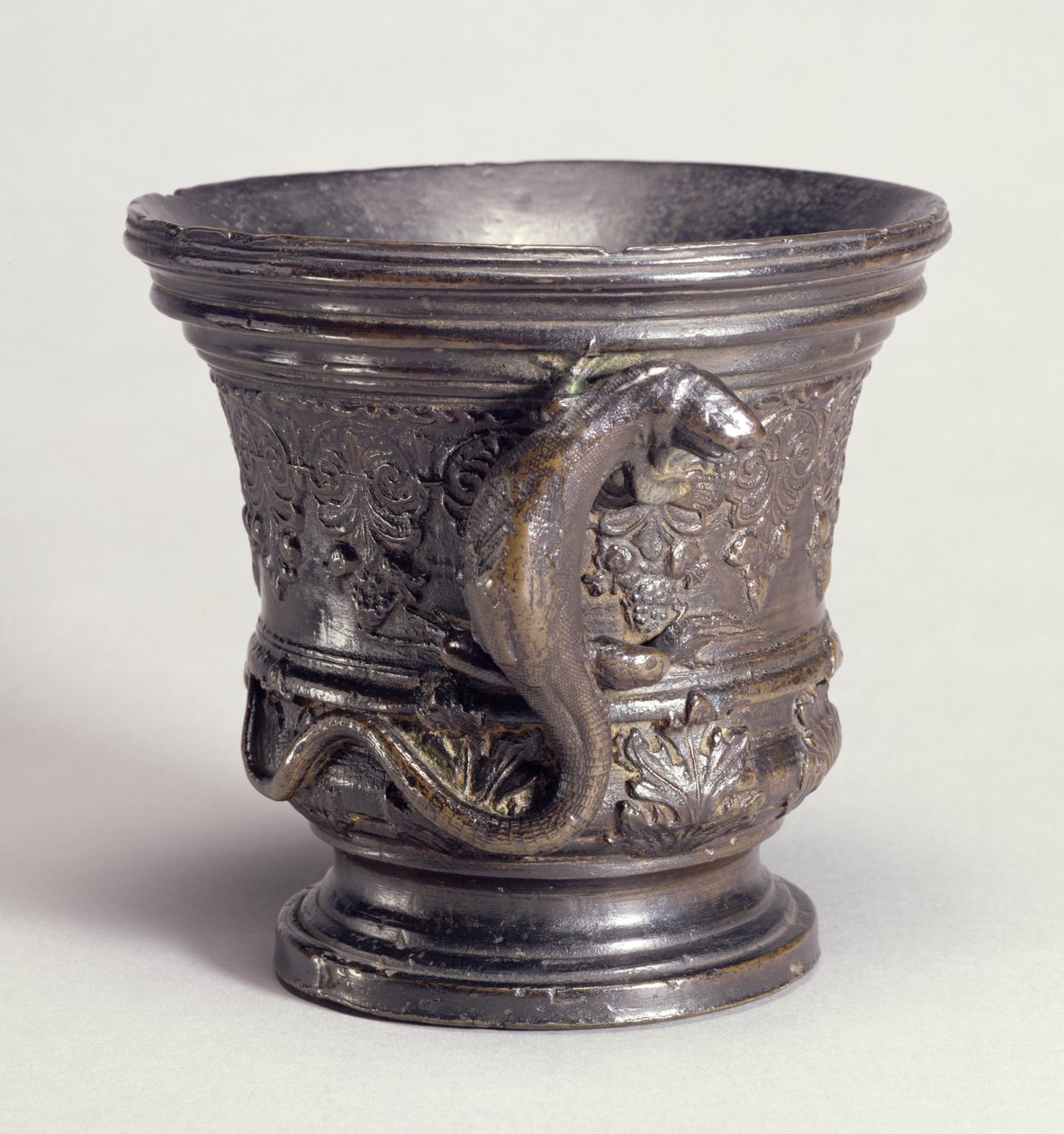 Mortar with Handle in the Shape of a Lizard