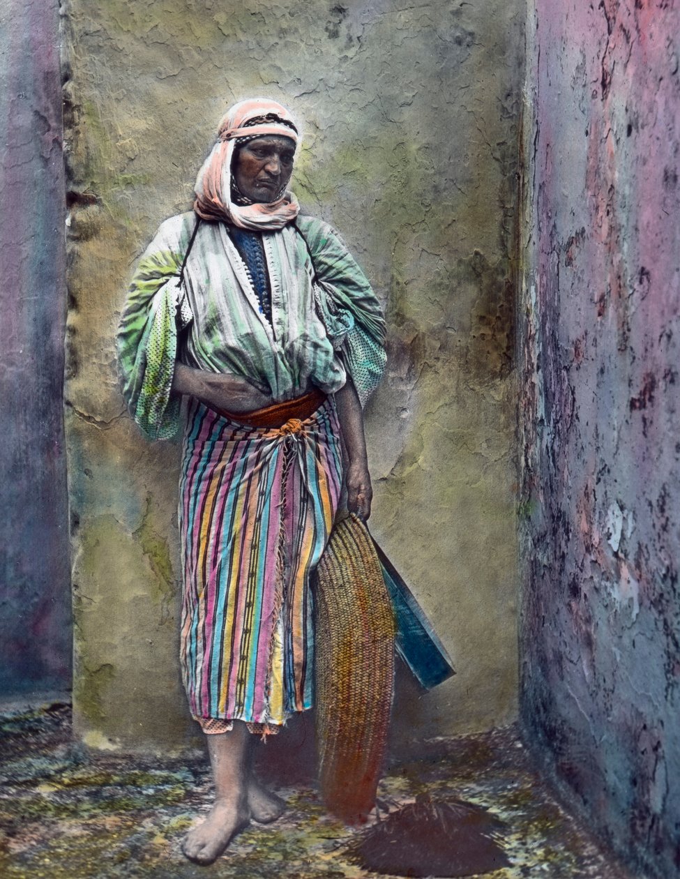 Moroccan woman, image date: circa 1910, Carl Simon Archive