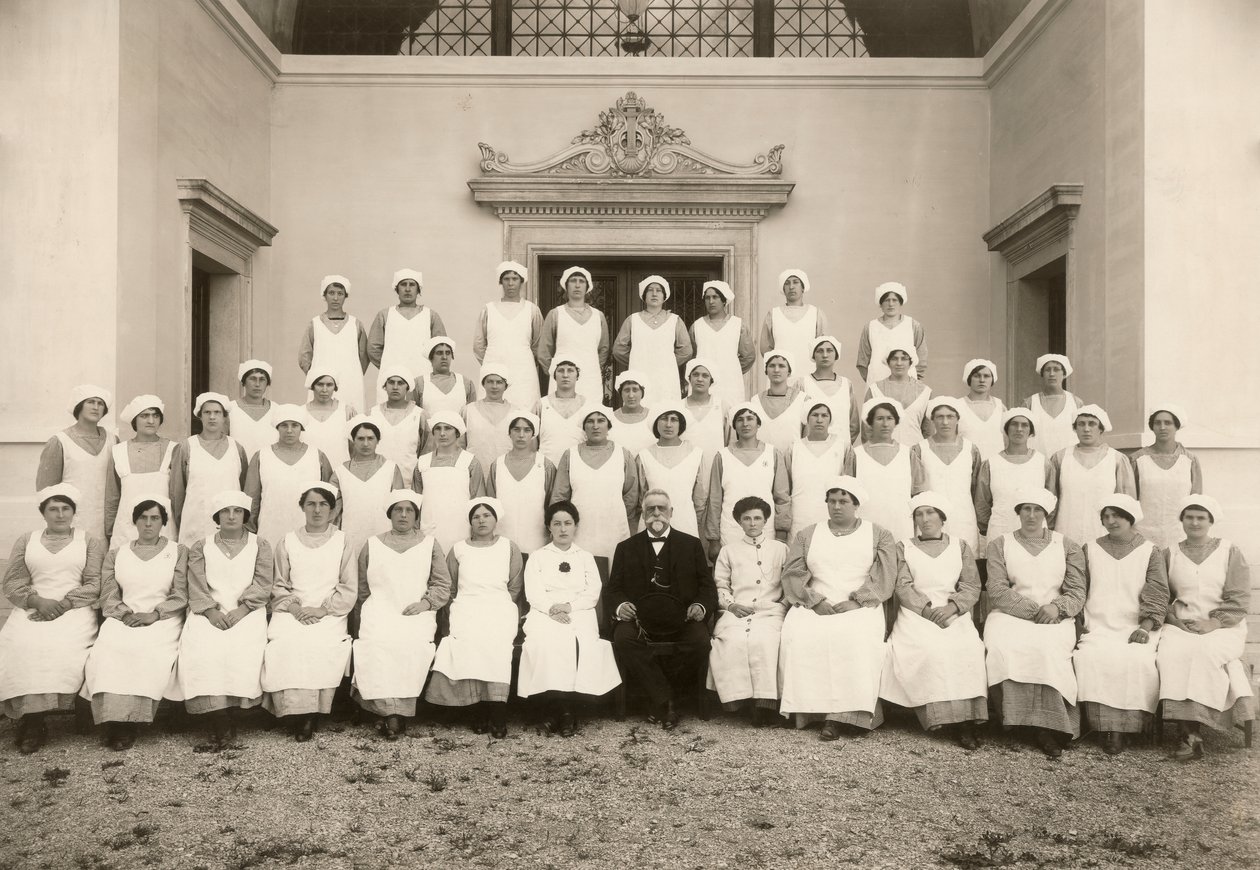 Group Photo of a Psychiatric Nurse during the First World War