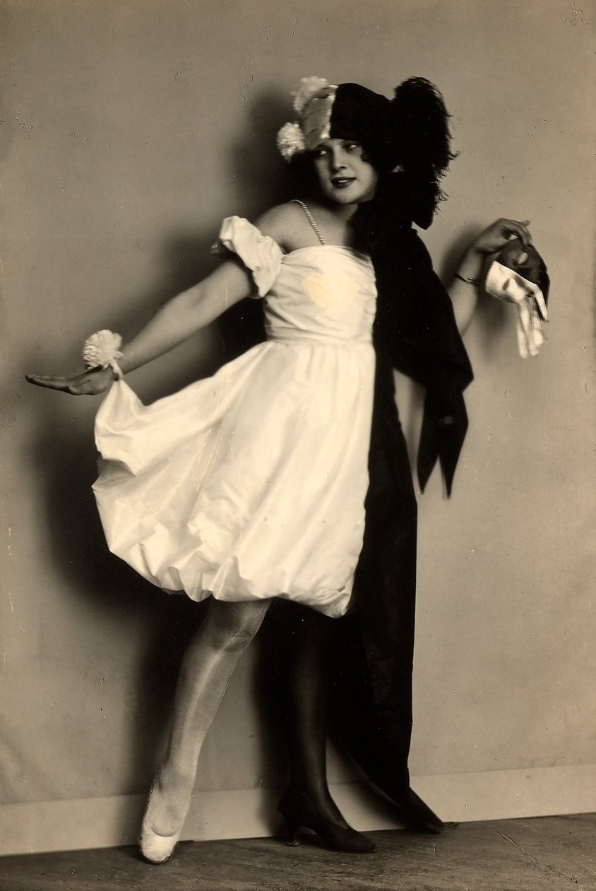 Portrait of Wanda Wulz dressed up with a costume