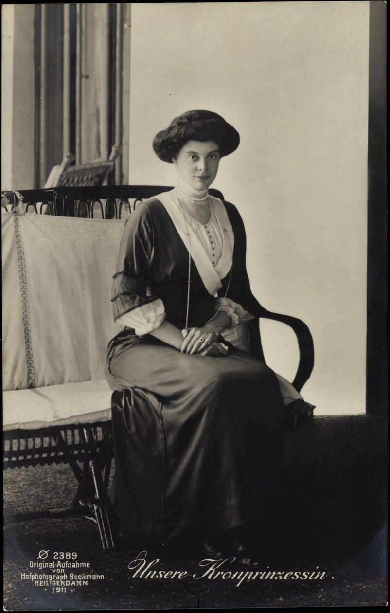 Crown Princess Cecilie of Prussia, Seated Portrait