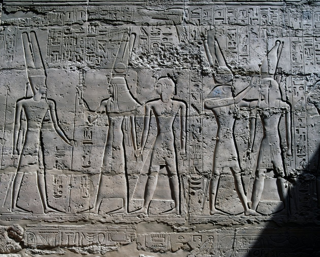 Scenes of offerings to gods, relief, interior walls of Great Hypostyle ...