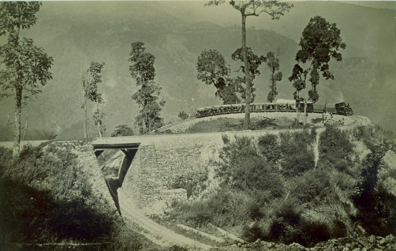 The loop at Agony Point at Tindharia on the Darjeeling Himalayan ...