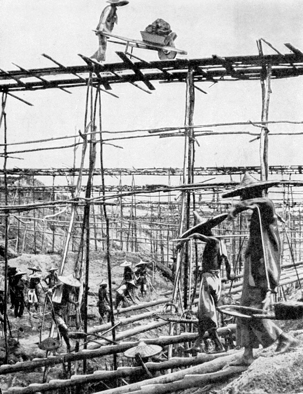 Primitive methods in the worlds richest tin district, Taiping, China