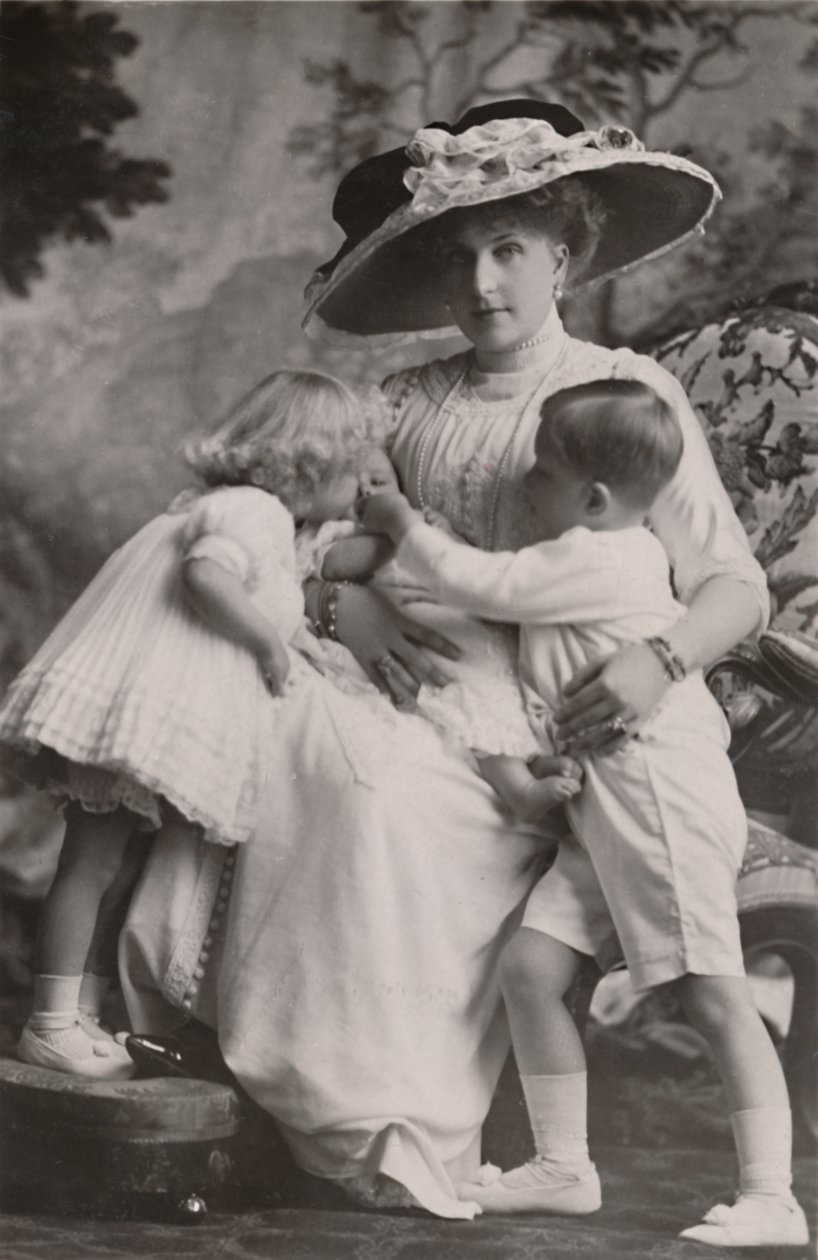 Queen Victoria of Spain with Prince Alfonso, Princess Maria Christina ...