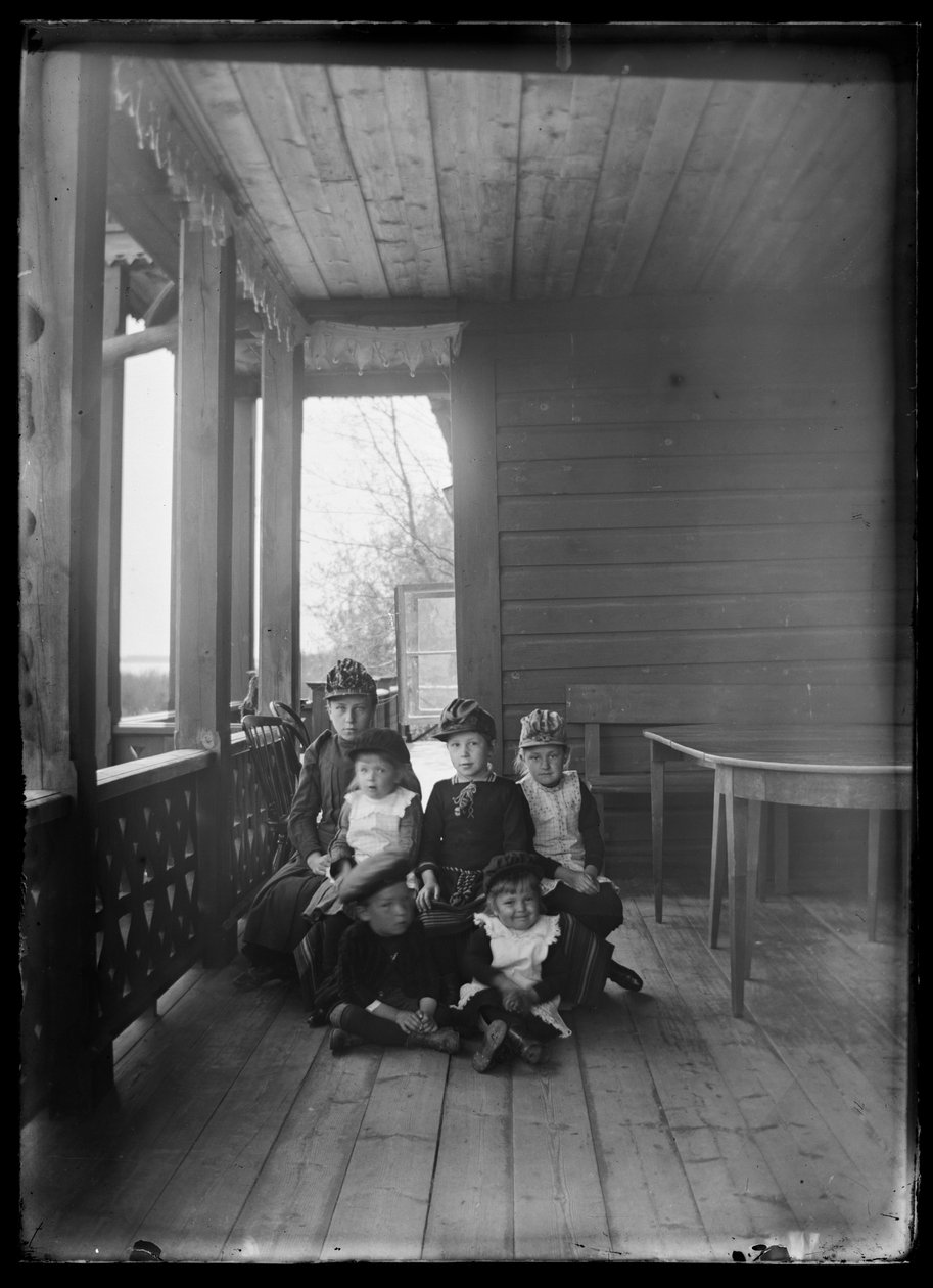 Elma Simberg and Other Relatives on the Porch of the Yellow Villa