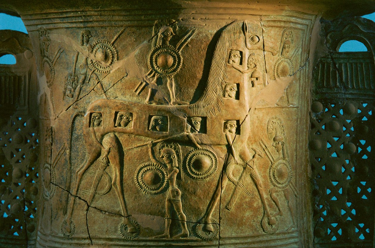 Trojan horse on seventh century B.C. amphora from Mykonos shows the earliest known depiction