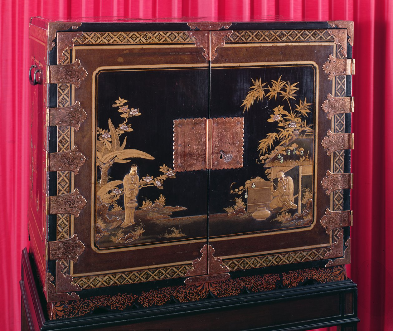Japanese cabinet with gilt and copper mounts, 17th century