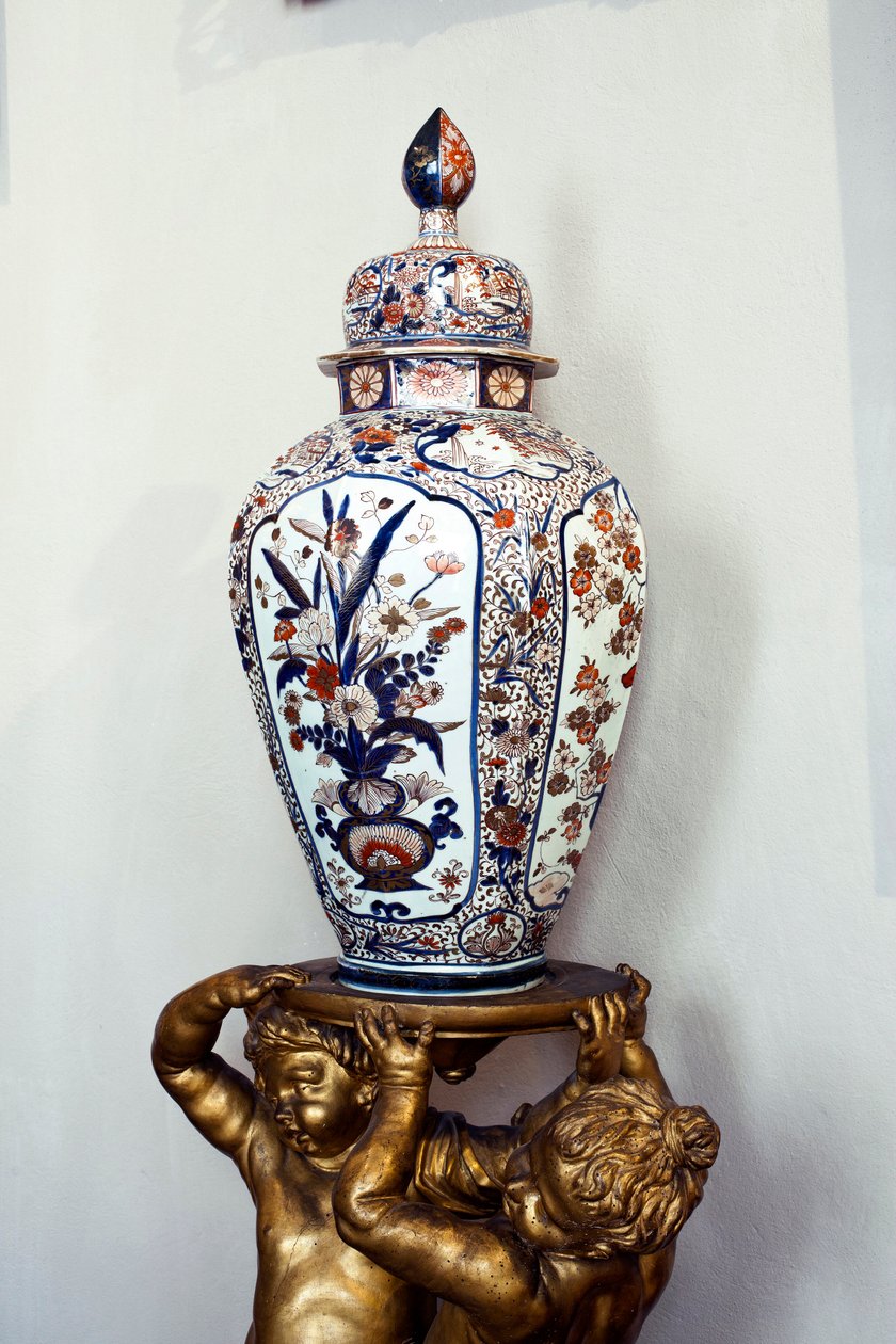 Large Japanese Vase with Lid from the Edo Period, Genroku Era. 1688 ...