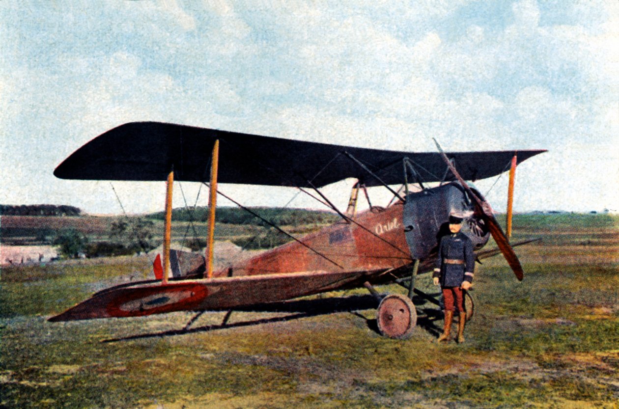 Captain Robert de Beauchamp alongside his British Sopwith fighter after ...