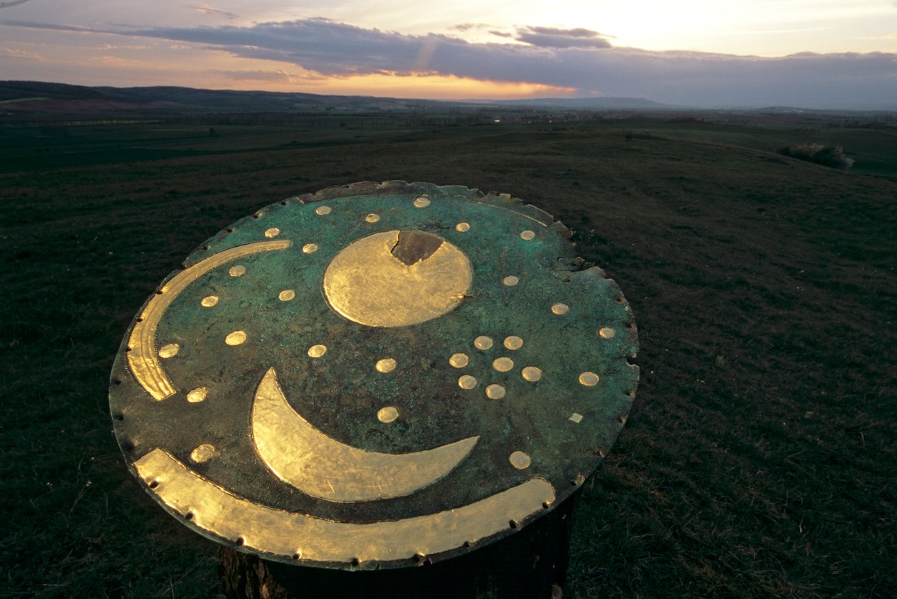 Sky disk oriented to track the summer and winter solstices using ...
