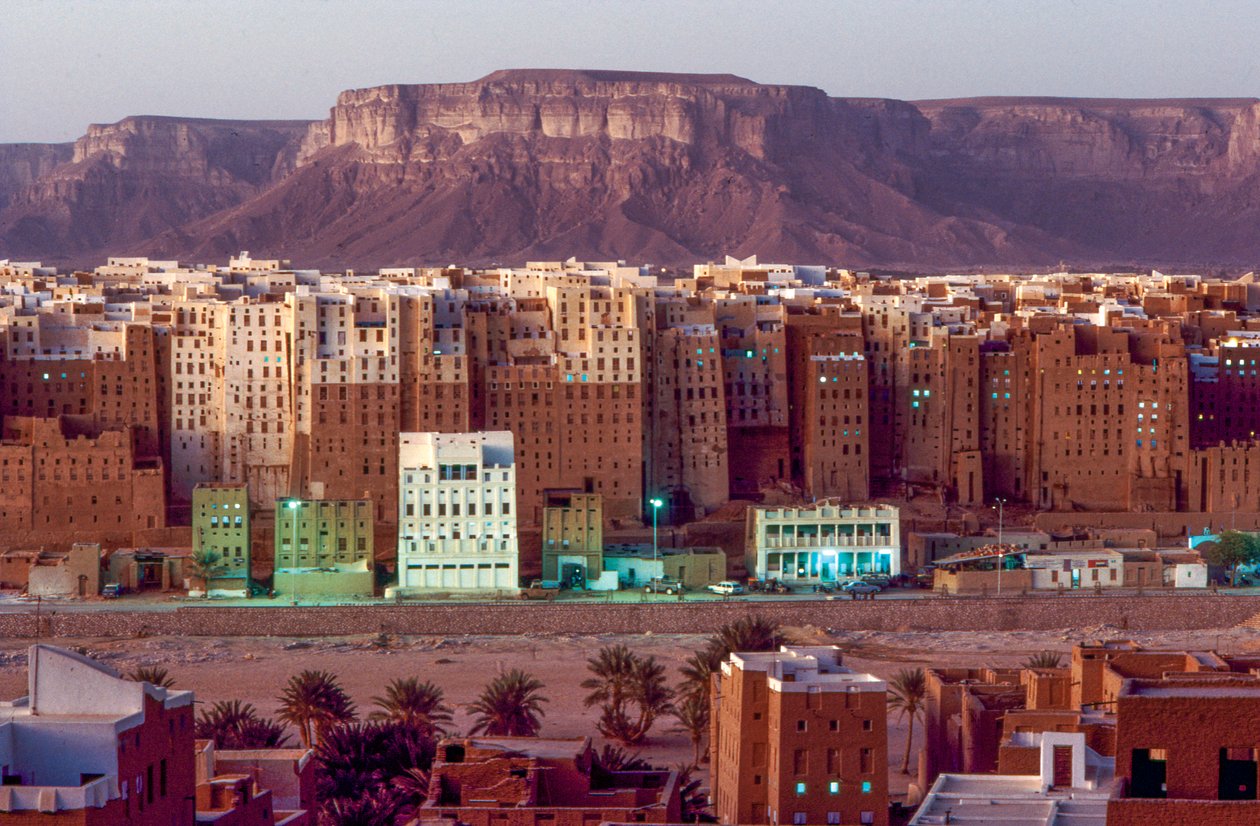 Relative skyscrapers in the desert of Shibam Hadramawt aka Shibam ...
