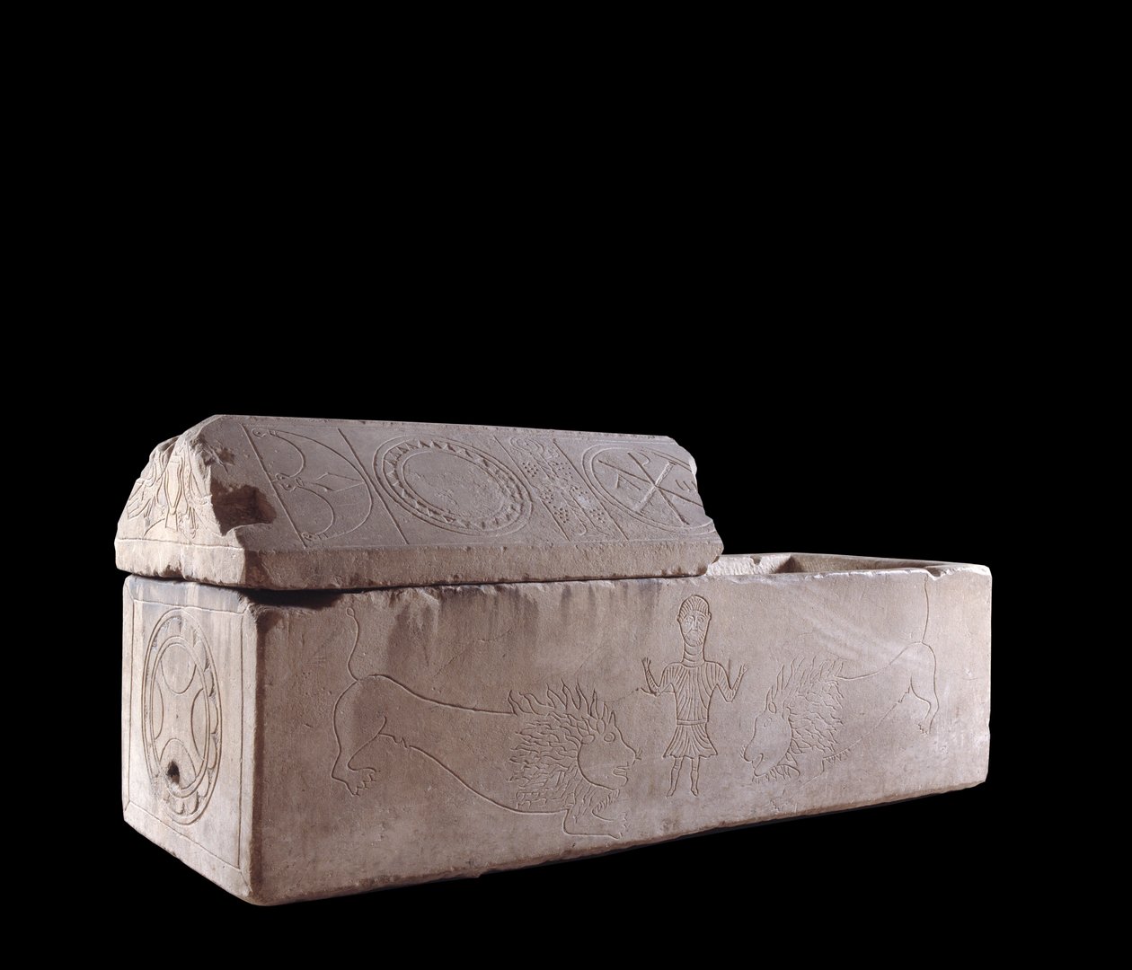 Merovingian art: sarcophagus of Charenton on Cher decorates scenes of ...