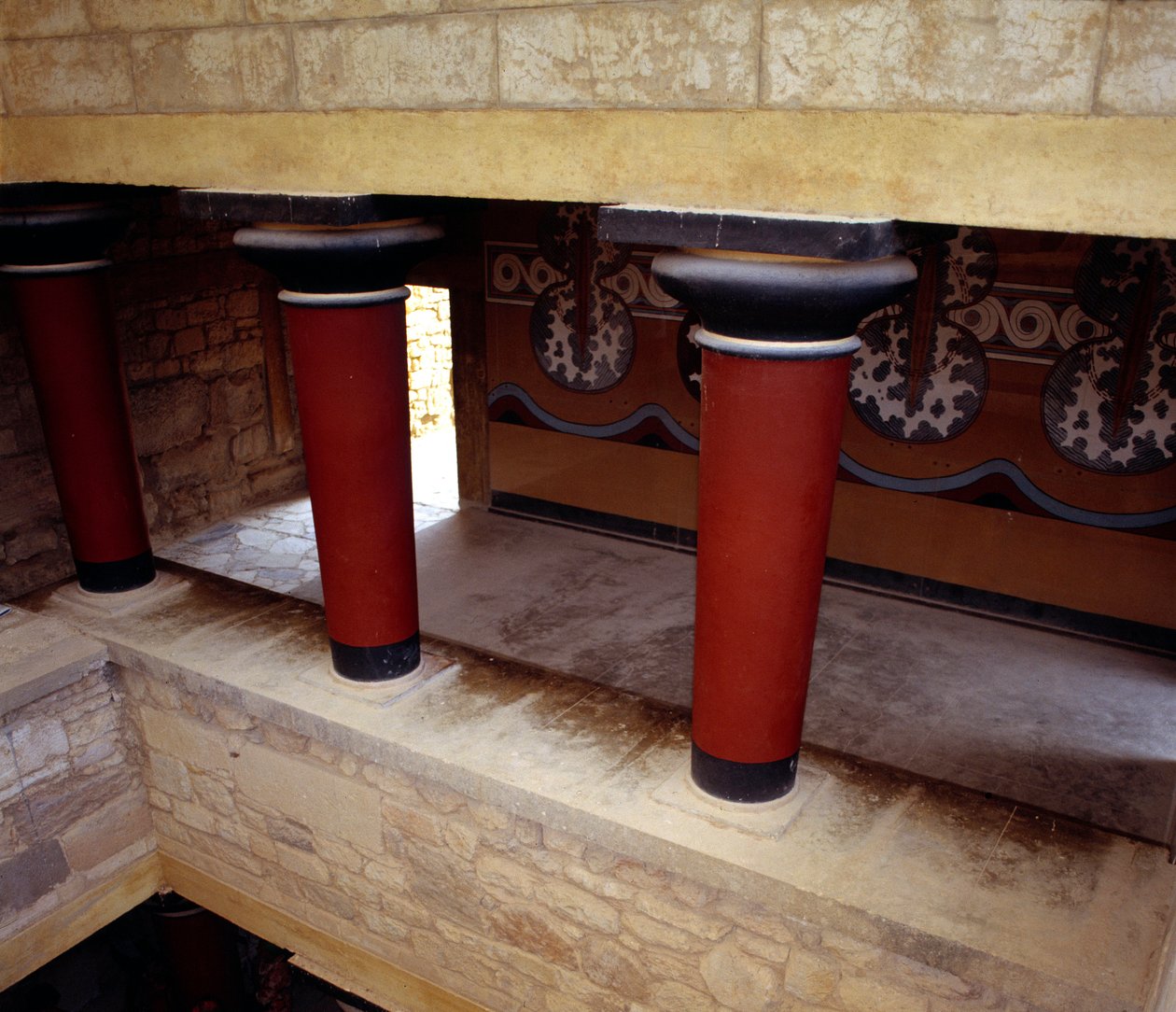 Greek Art: The Large Staircase of the Palace of Cnossos, Greece