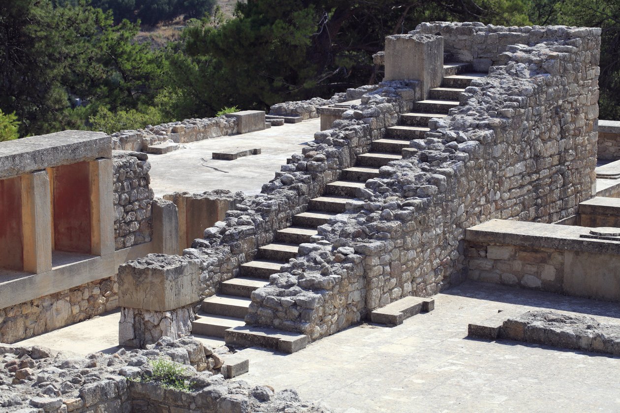 Oriental part of the palace of King Minos at Knossos between the queen ...