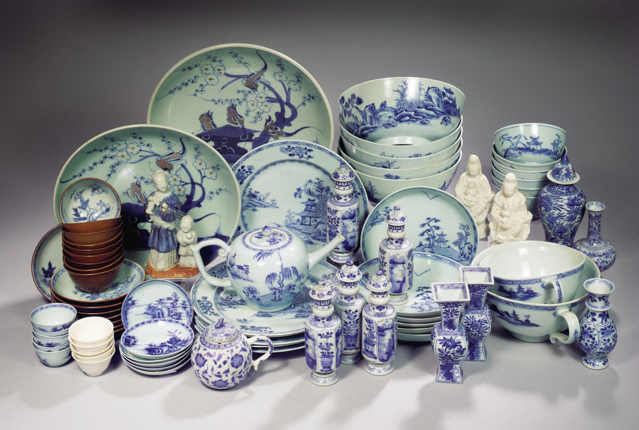 An Assorted Lot of 'Nanking Cargo' Porcelain, Mid 18th Century