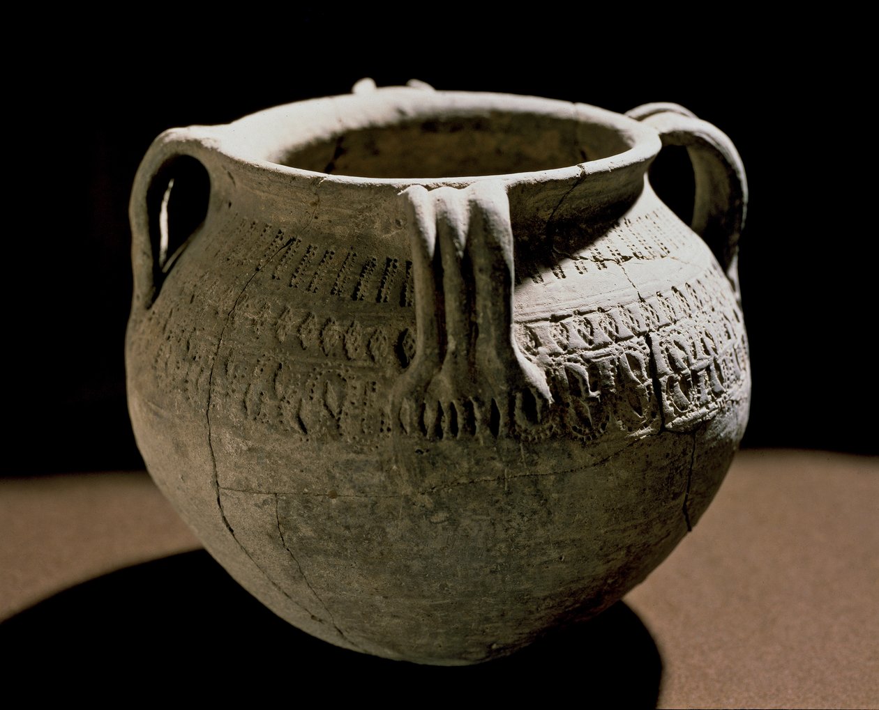 Archaeology of the Middle Ages: Barbarian Art of Gaul - Vase in Incised ...