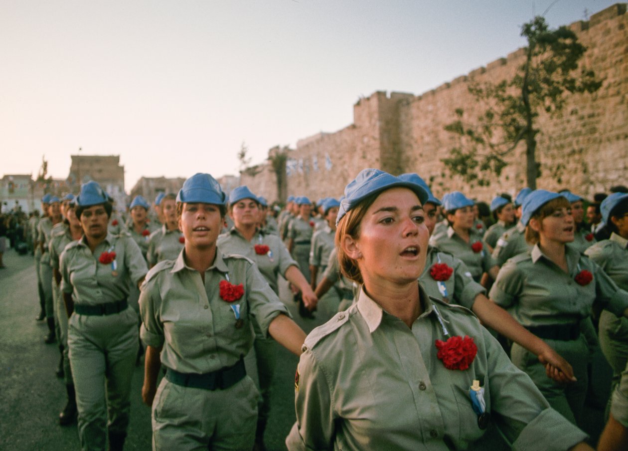 Israeli soldiers march past Old City of Jerusalem walls in revival of ...