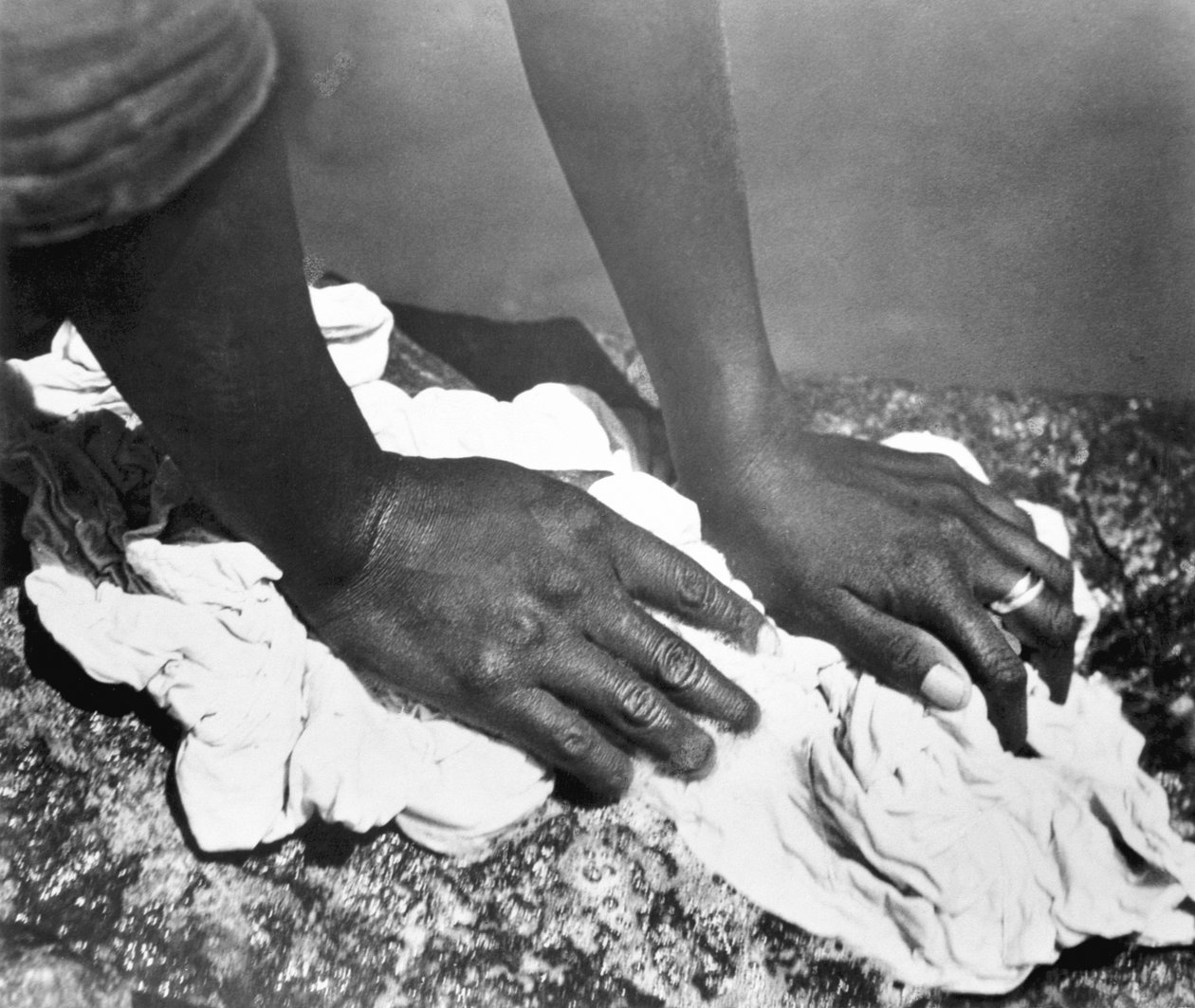 Hands of a Woman, Mexico, 1926 by Tina Modotti