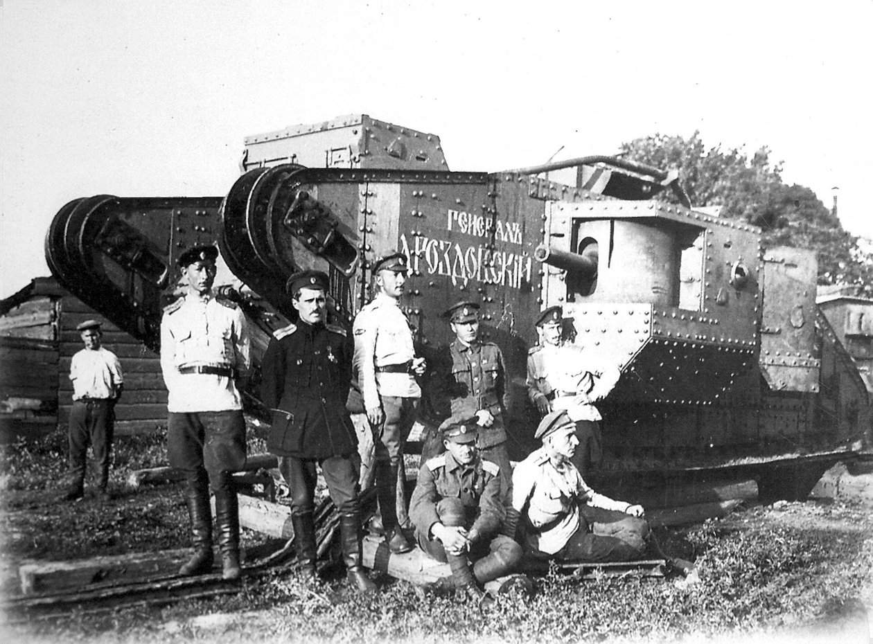 Soldiers of the Volunteer Army before the tank General Drozdovsky