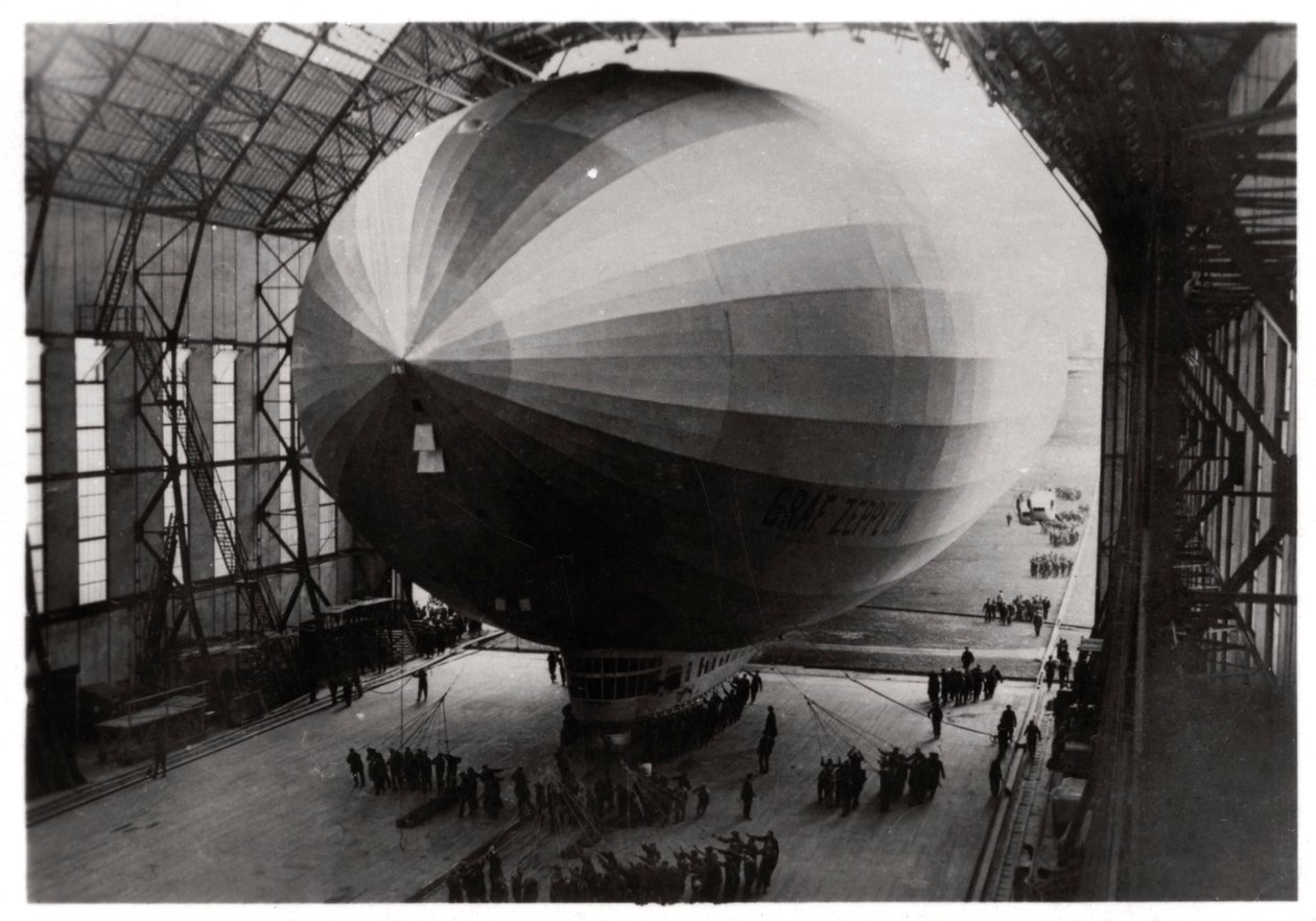 Zeppelin LZ 127 Graf Zeppelin entering its hangar