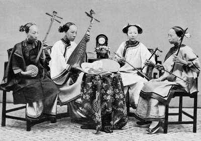 Female musicians with traditional Chinese musical instruments in Hong ...