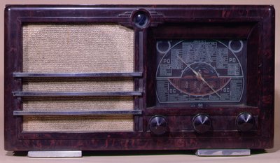 Sonora CR2 radio receiver with 5 valves by School French