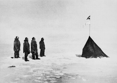 Roald Amundsen, Helmer Hanssen, Sverre Hassel and Oscar Wisting in ...