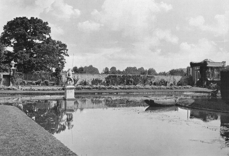 At Westbury: A Clairvoyee and the Smaller Pavilion